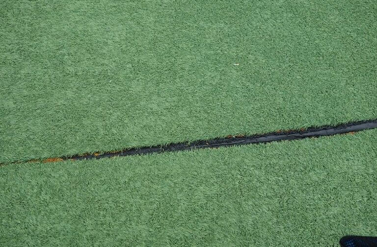 How to Seam Artificial Turf Using Tested Methods | Turf Explorer